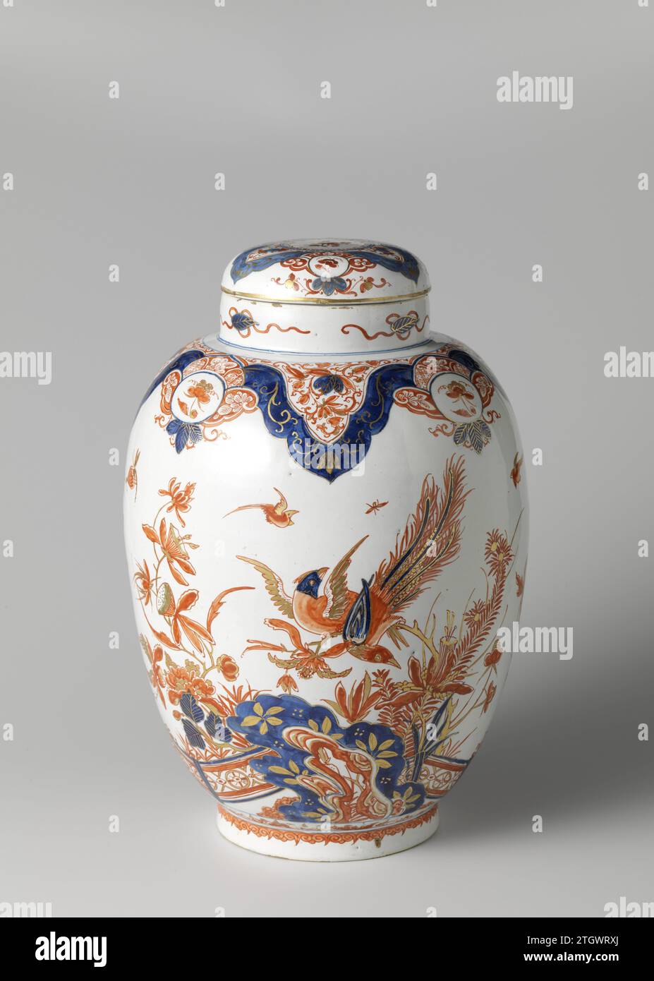 Lidded Jar, the Greek A, c. 1700 - c. 1725 Pot of Faïence with a flat ...