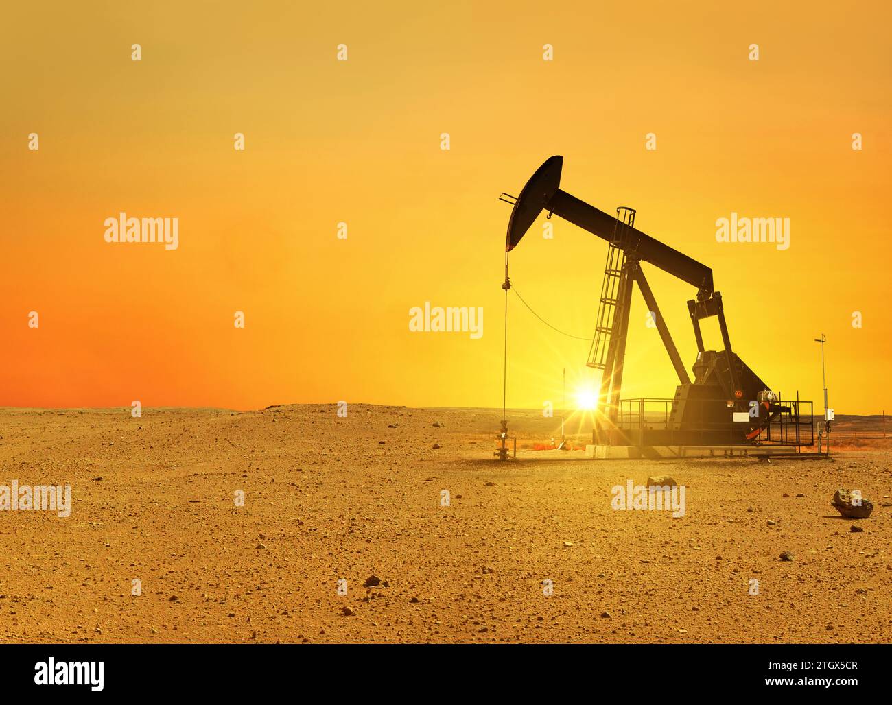 Drilling rig in the desert hi-res stock photography and images - Alamy