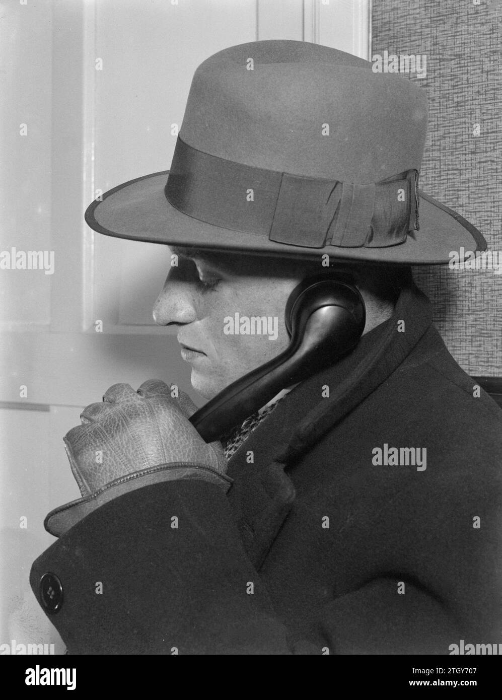 Man holding film in Black and White Stock Photos & Images - Alamy