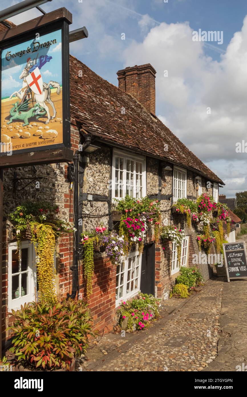 England, West Sussex, Houghton Village, The George and Dragon Pub Stock ...