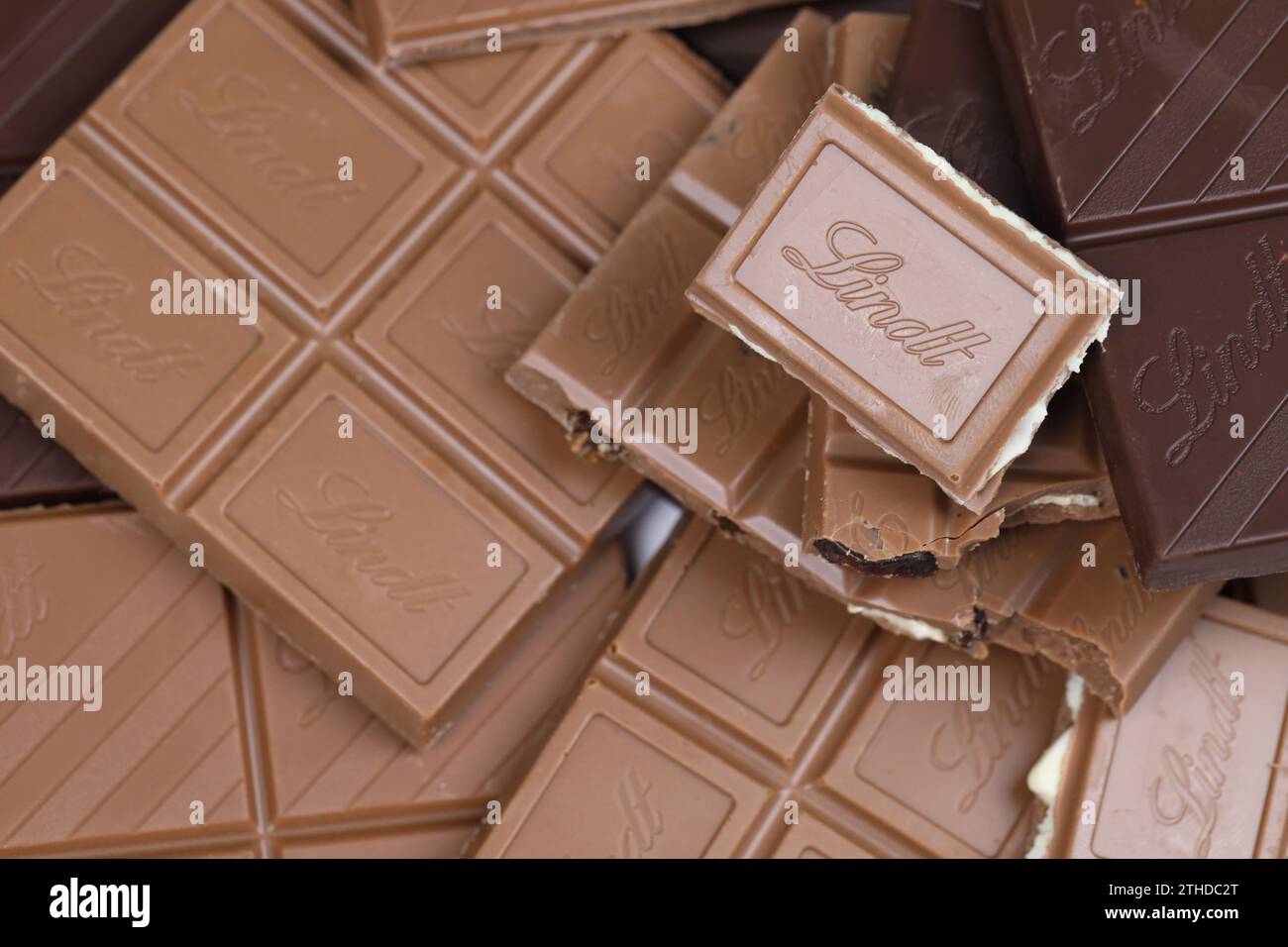 Lindt logos hi-res stock photography and images - Alamy