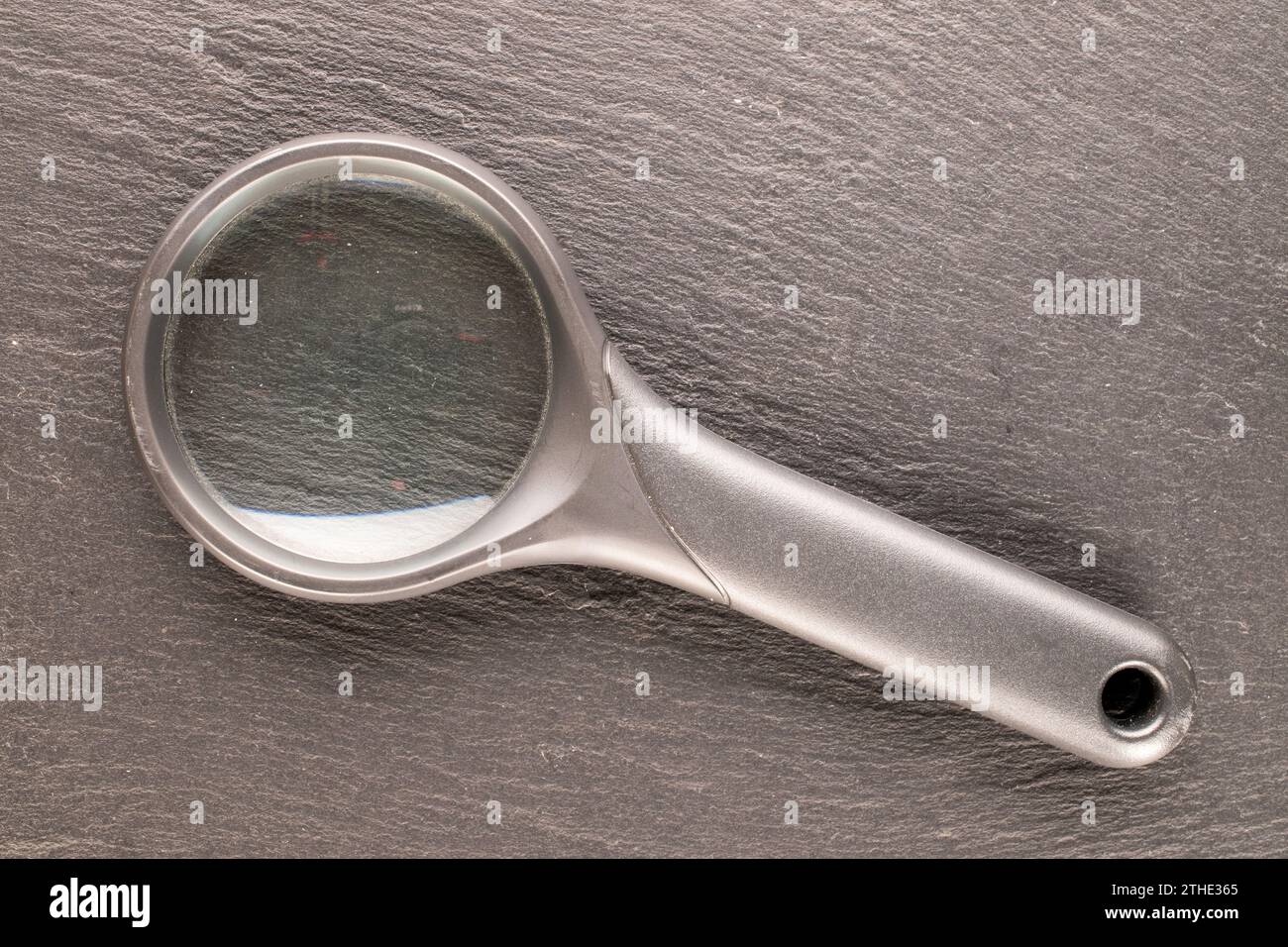 Magnifying lens hi-res stock photography and images - Alamy