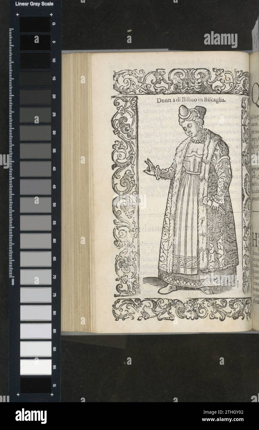 Woman fur around neck hi-res stock photography and images - Alamy