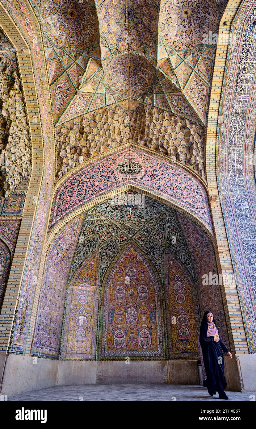 Shiraz, Iran, 06.27.2023. Traditional, islamic clothes in people ...