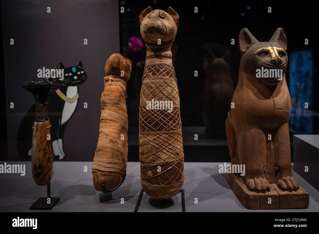 Paris, France - 12 15 2023: The Great Evolution Gallery of Paris ...