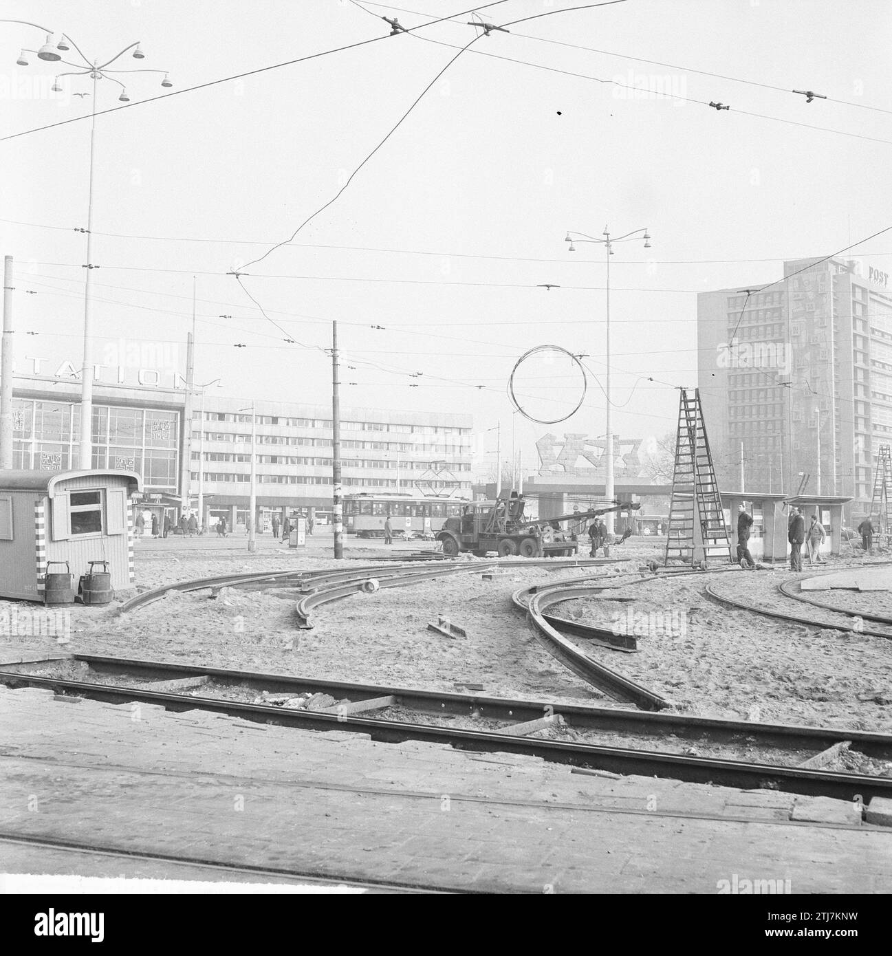 Metro in front of the Central Station in Rotterdam, relocation of the ...