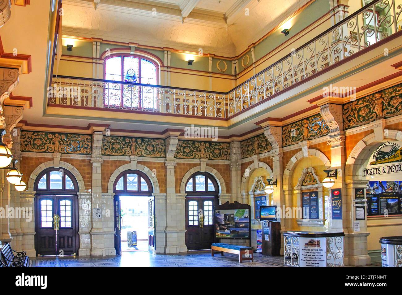 Victorian railway stations hall hi-res stock photography and images - Alamy