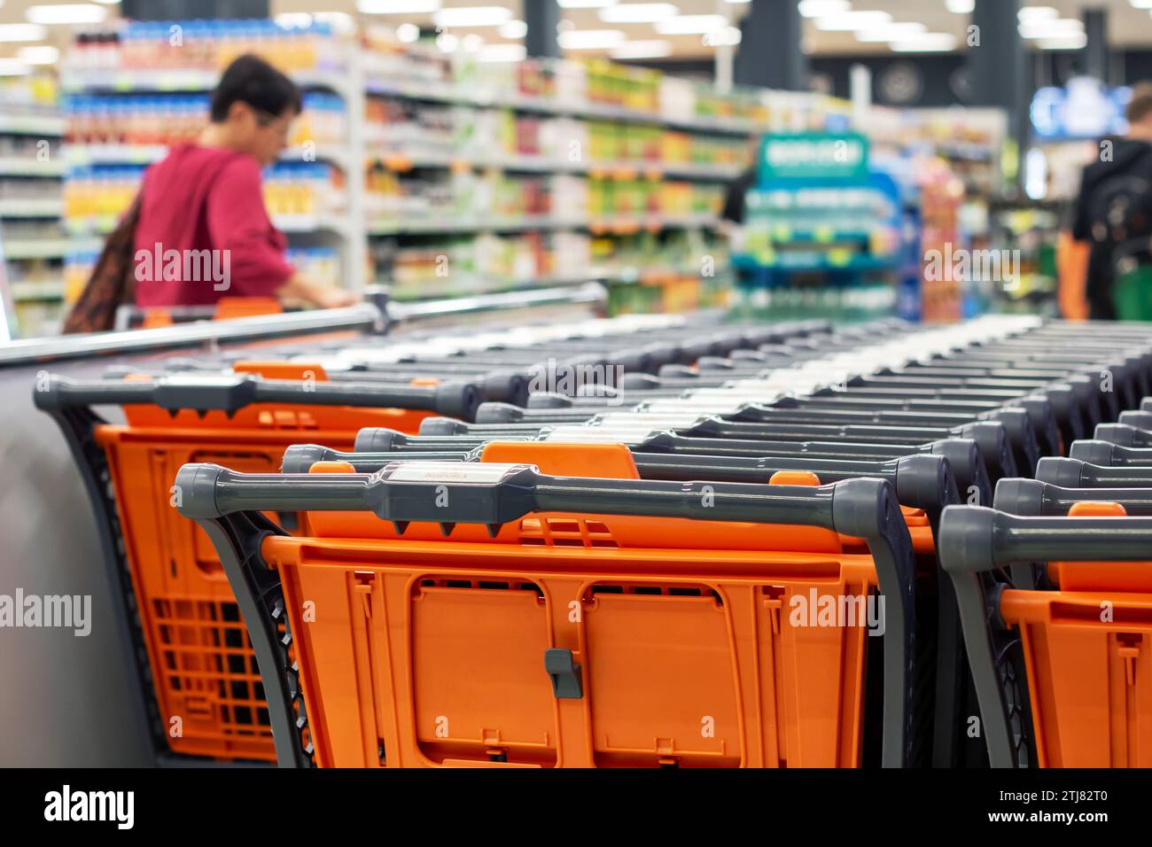 Empty carts waiting hi-res stock photography and images - Alamy