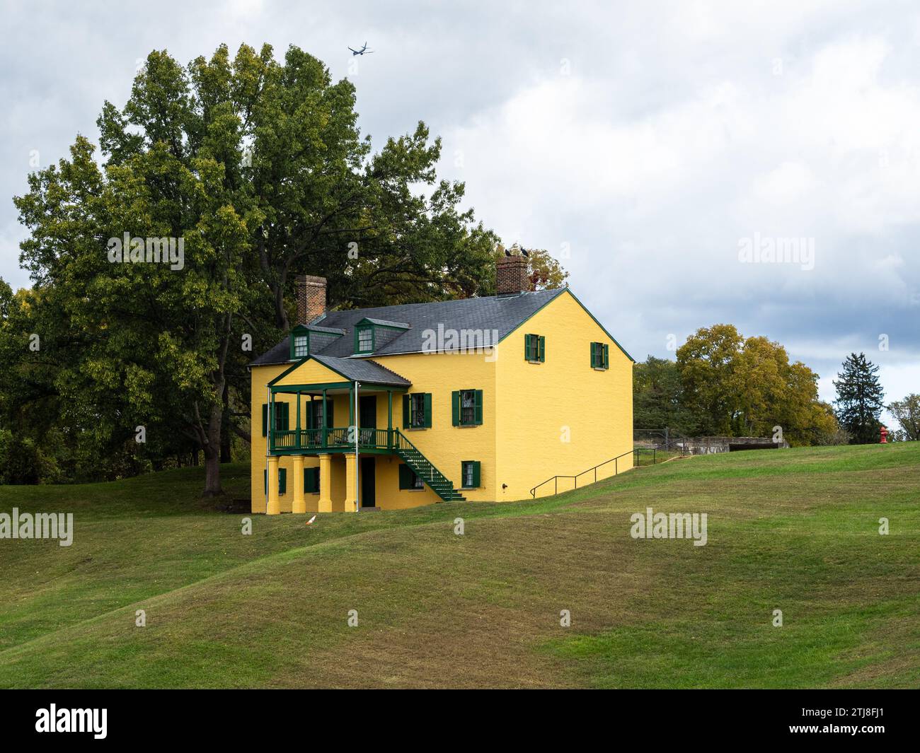The yellow structure, a Welcome Center and Bookstore at Fort Washington ...