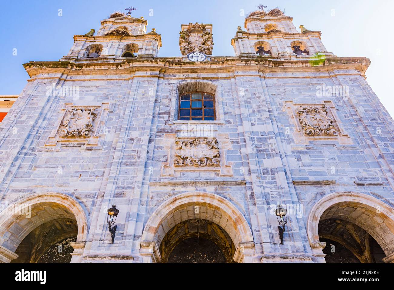 Church of the holy family - Iglesia de la Sagrada familia. Plaza de los ...