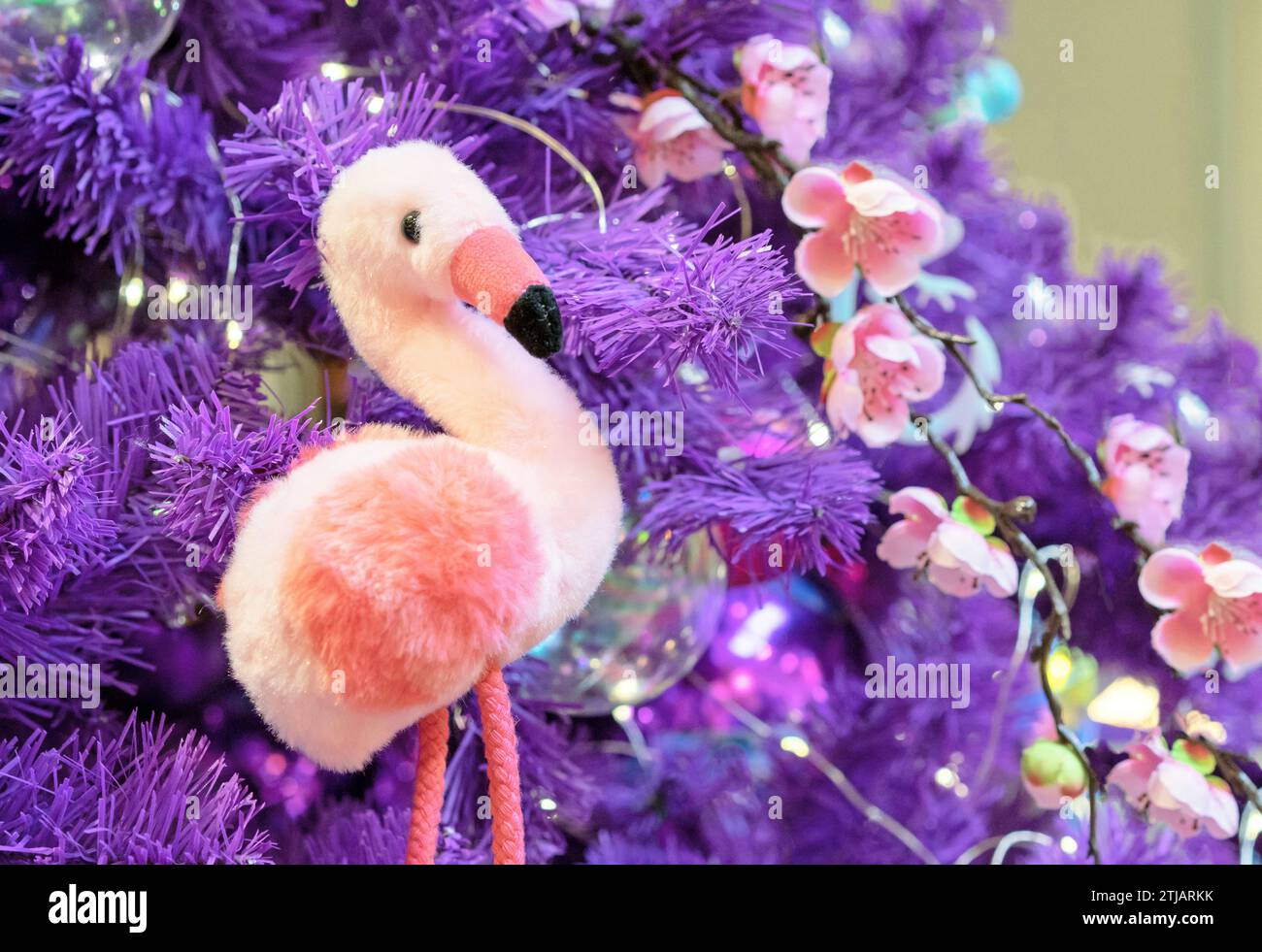 Flamingo garland hi-res stock photography and images - Alamy