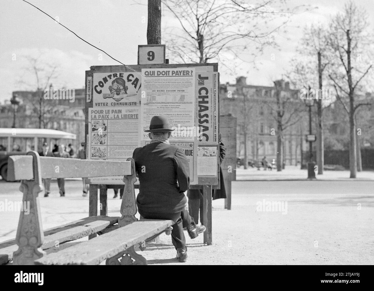 Photographer posters hi-res stock photography and images - Alamy