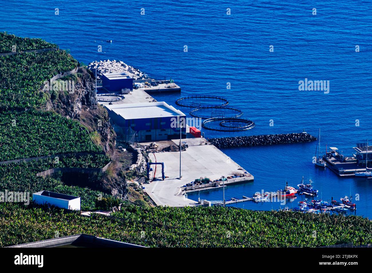 Fish farm facilities hi-res stock photography and images - Alamy