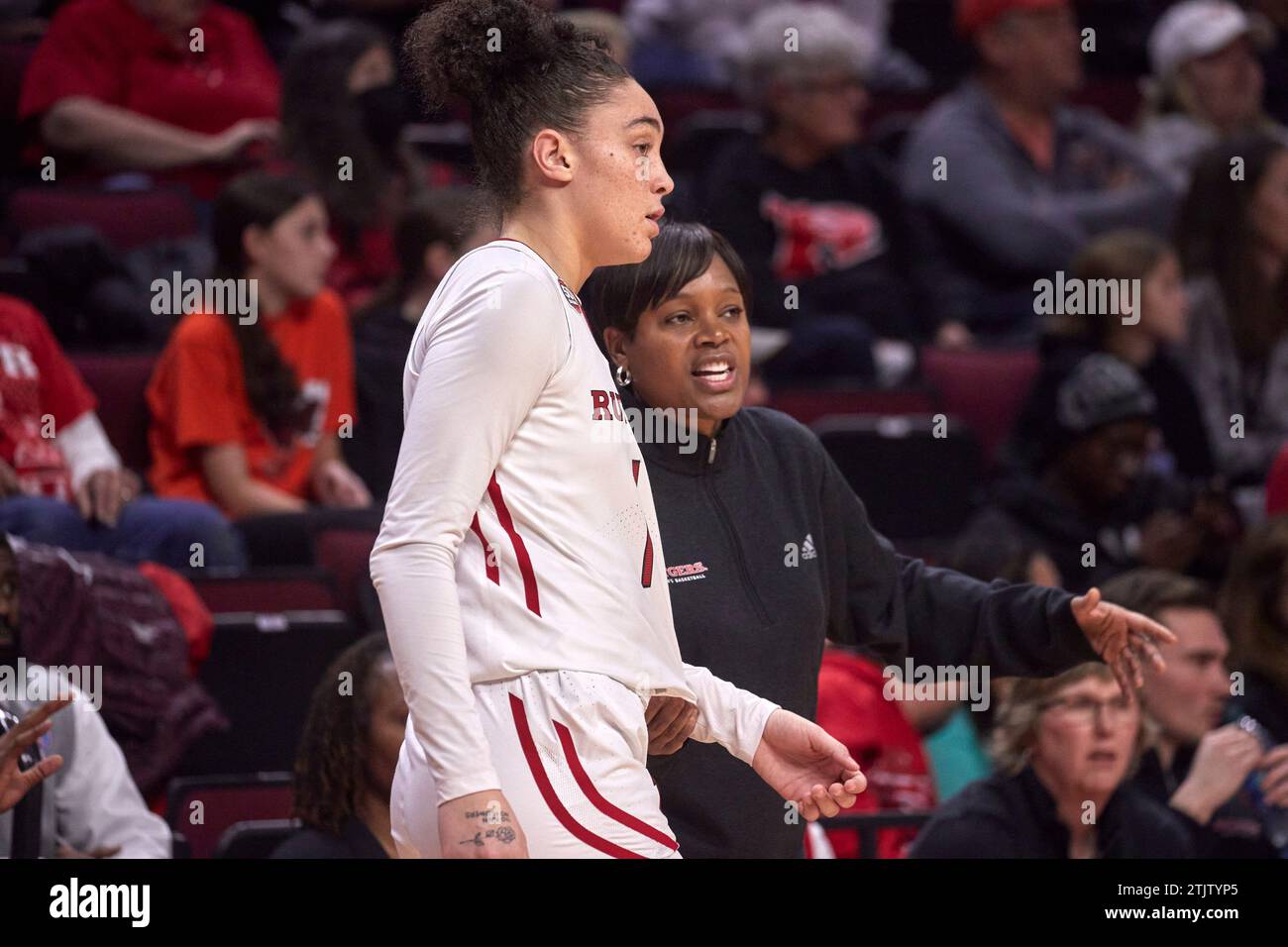 Rutgers Scarlet Knights head coach Coquese Washington and guard Destiny ...