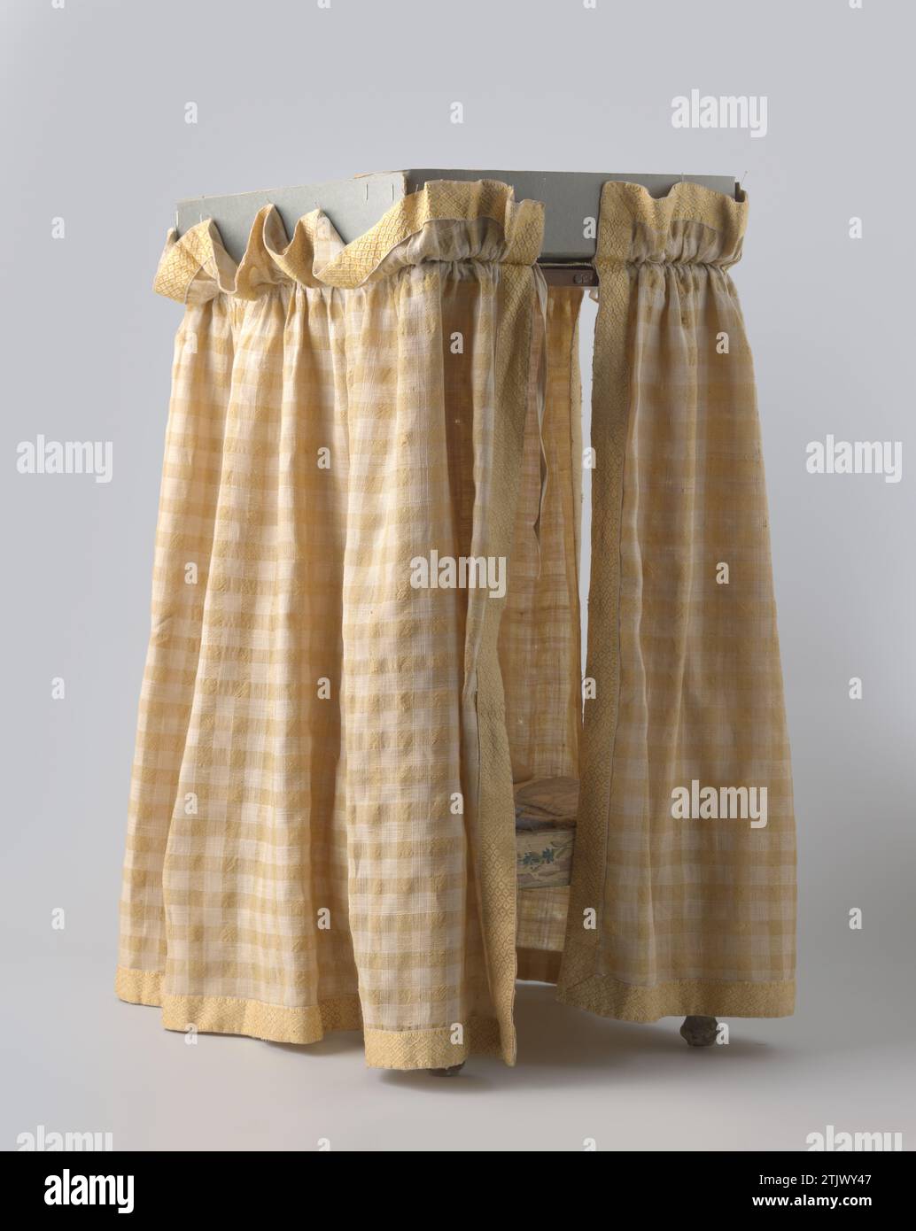 Demolition curtains hi-res stock photography and images - Alamy