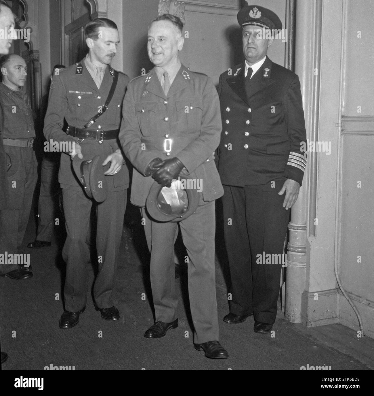 General cross surrounded hi-res stock photography and images - Alamy