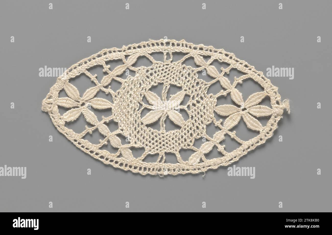 Kloskant motif in the form of an oval with a circle and three flowers, Sophia Gerardine Cenijn ...