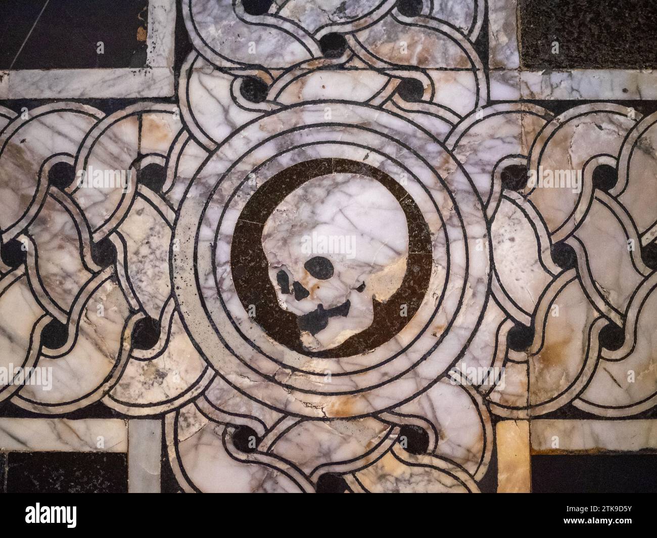 Skull stone inlai detail from the floor of the Baptistry ofSan Giovanni ...