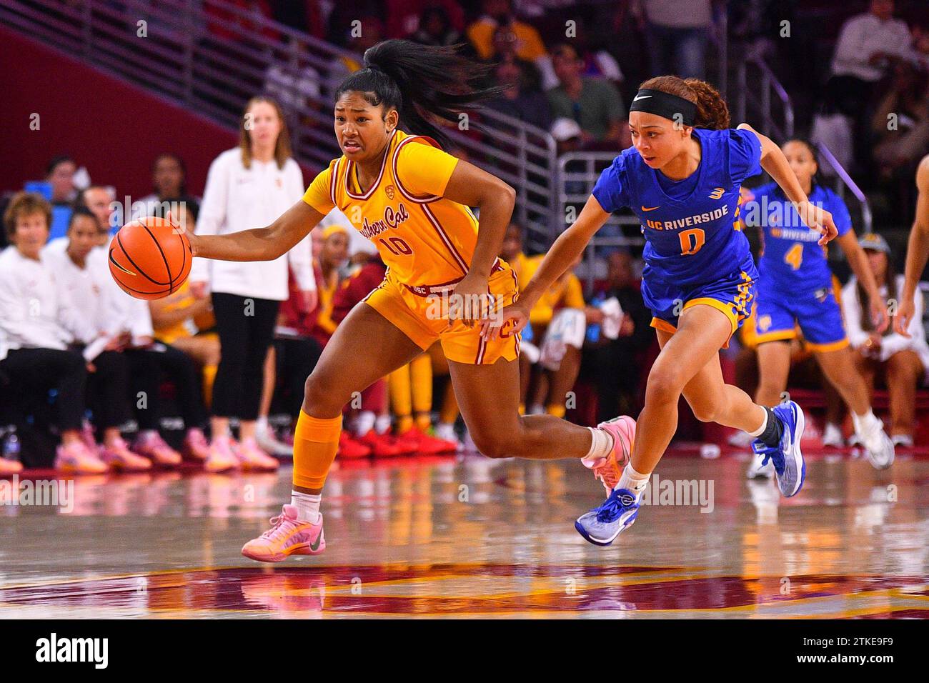 LOS ANGELES, CA - DECEMBER 10: USC Trojans guard Malia Samuels (10 ...