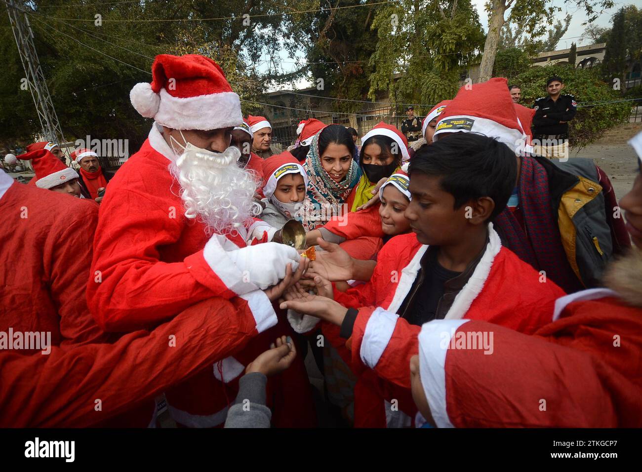Peshawar, Peshawar, Pakistan. 20th Dec, 2023. Members of the Pakistani ...