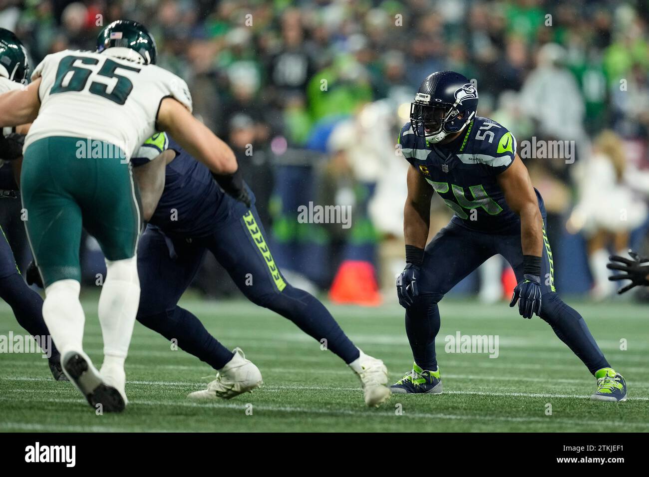 Seattle Seahawks linebacker Bobby Wagner (54) gets set during an NFL ...