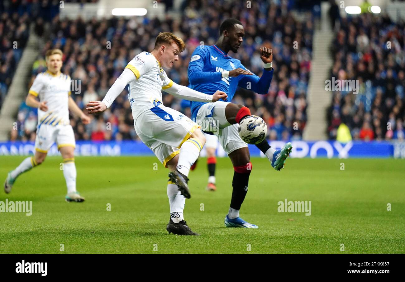 Rangers' Abdallah Sima (right) and St Johnstone's Fran Franczak battle ...