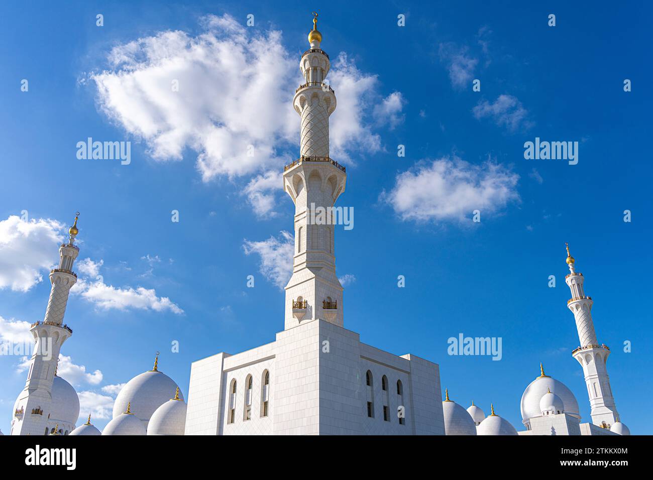 Interior Photo, Sheik Zayed Mosque, Abu Dhabi, United Arab Emirates ...