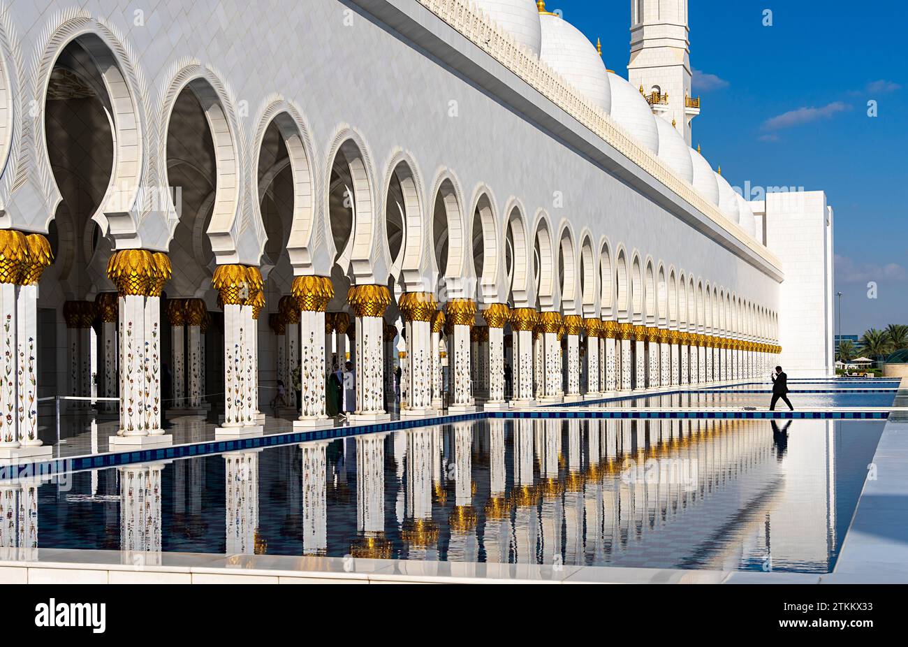 Interior Photo, Sheik Zayed Mosque, Abu Dhabi, United Arab Emirates ...