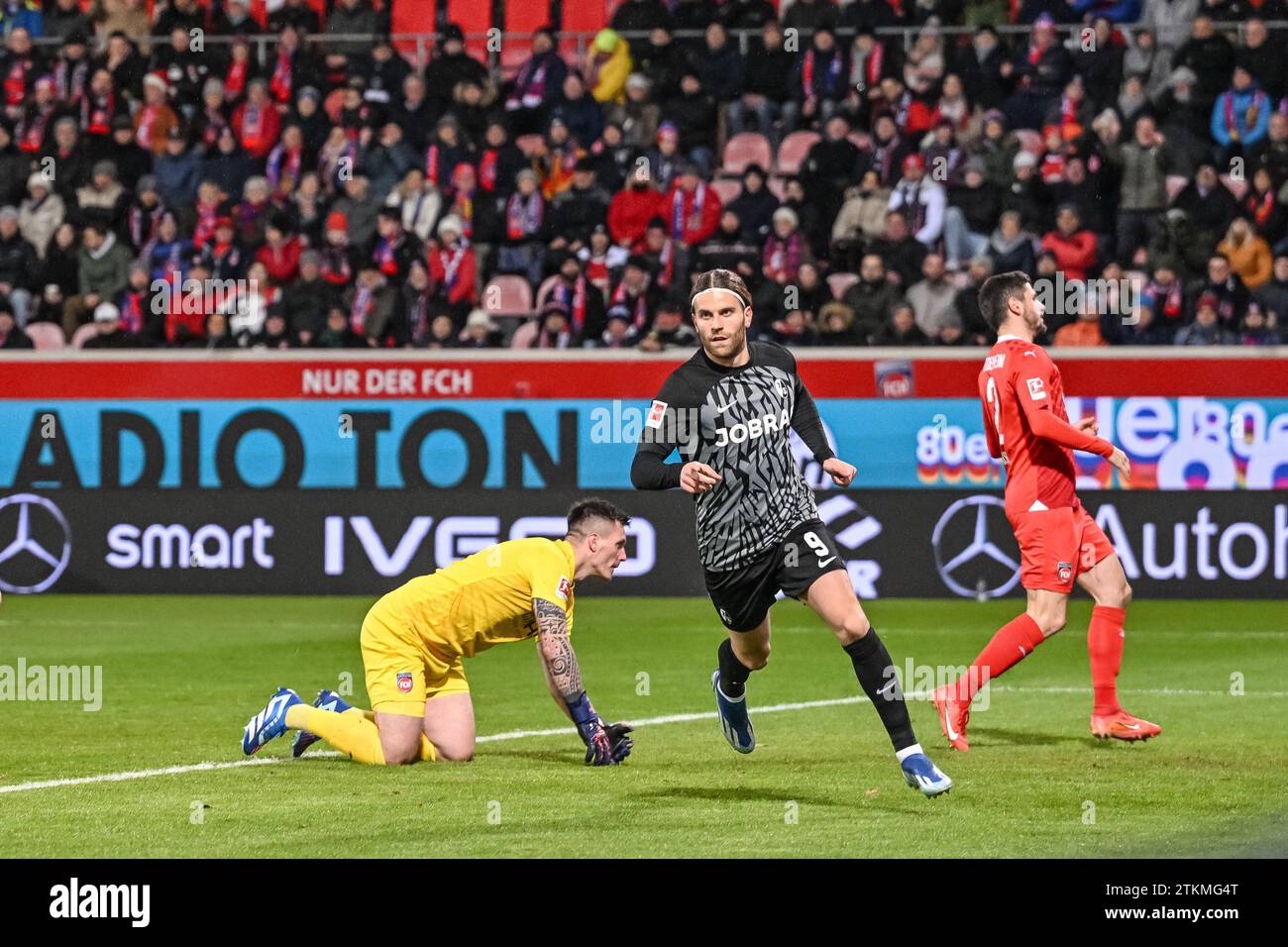 20 December 2023, Baden-Württemberg, Heidenheim: Soccer: Bundesliga, 1 ...