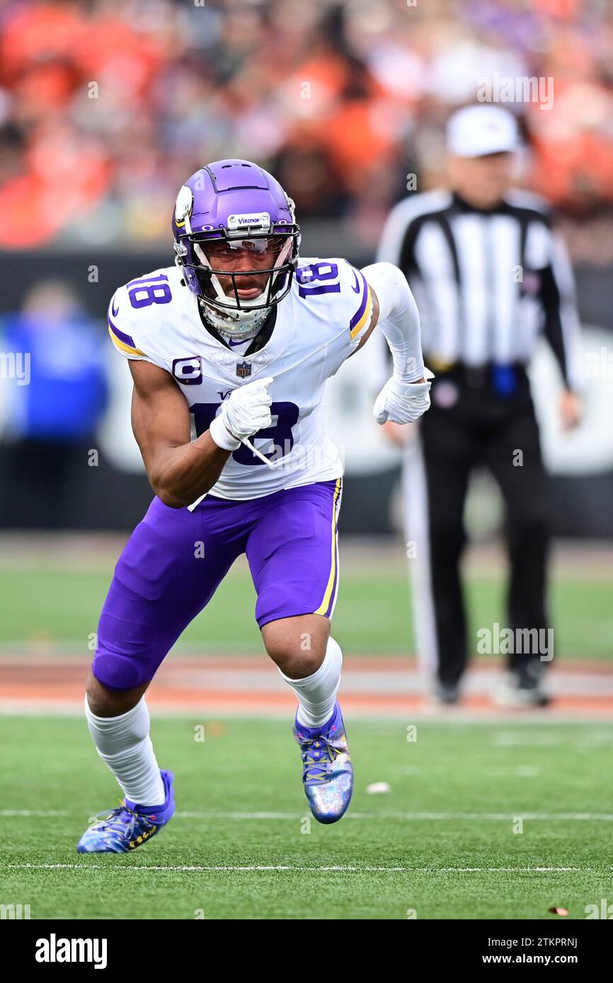 Minnesota Vikings wide receiver Justin Jefferson (18) runs for the play ...