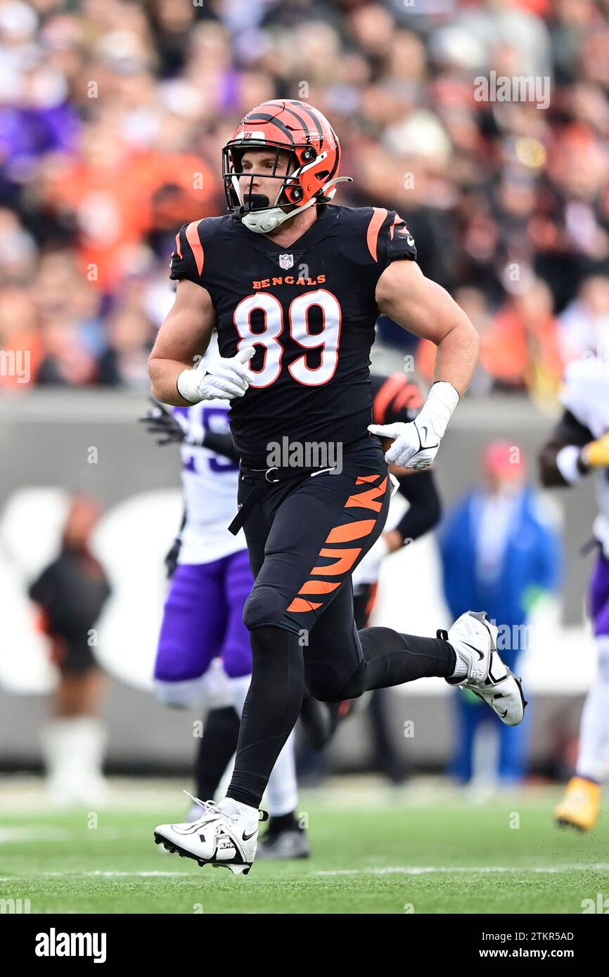 Cincinnati Bengals tight end Drew Sample (89) runs for the play during ...