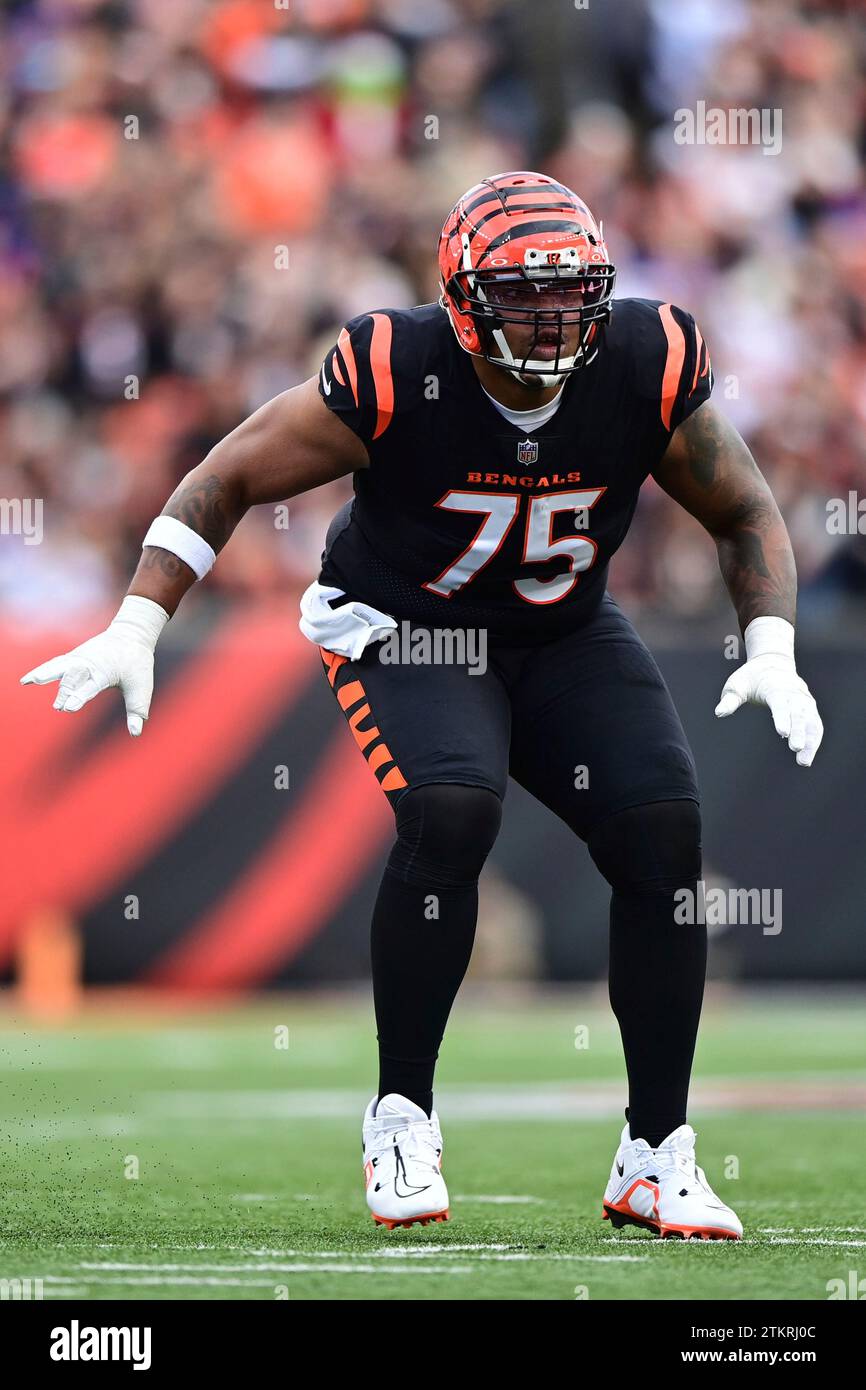 Cincinnati Bengals offensive tackle Orlando Brown Jr. (75) runs for the ...