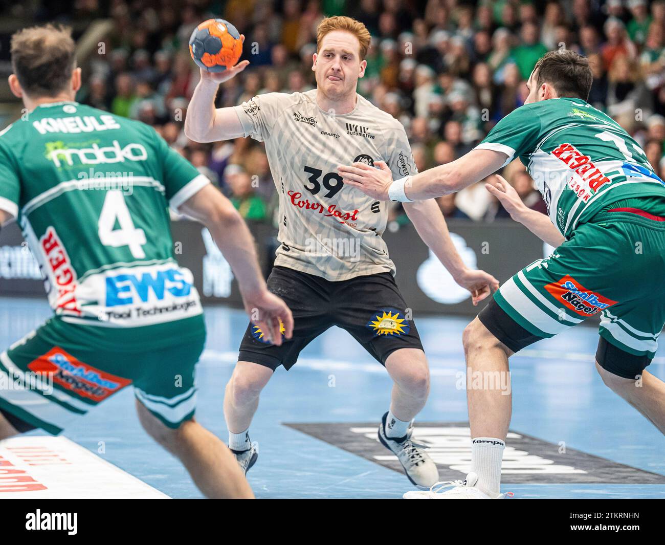 Goeppingen, Deutschland. 20th Dec, 2023. Lukas Stutzke (Bergischer HC ...