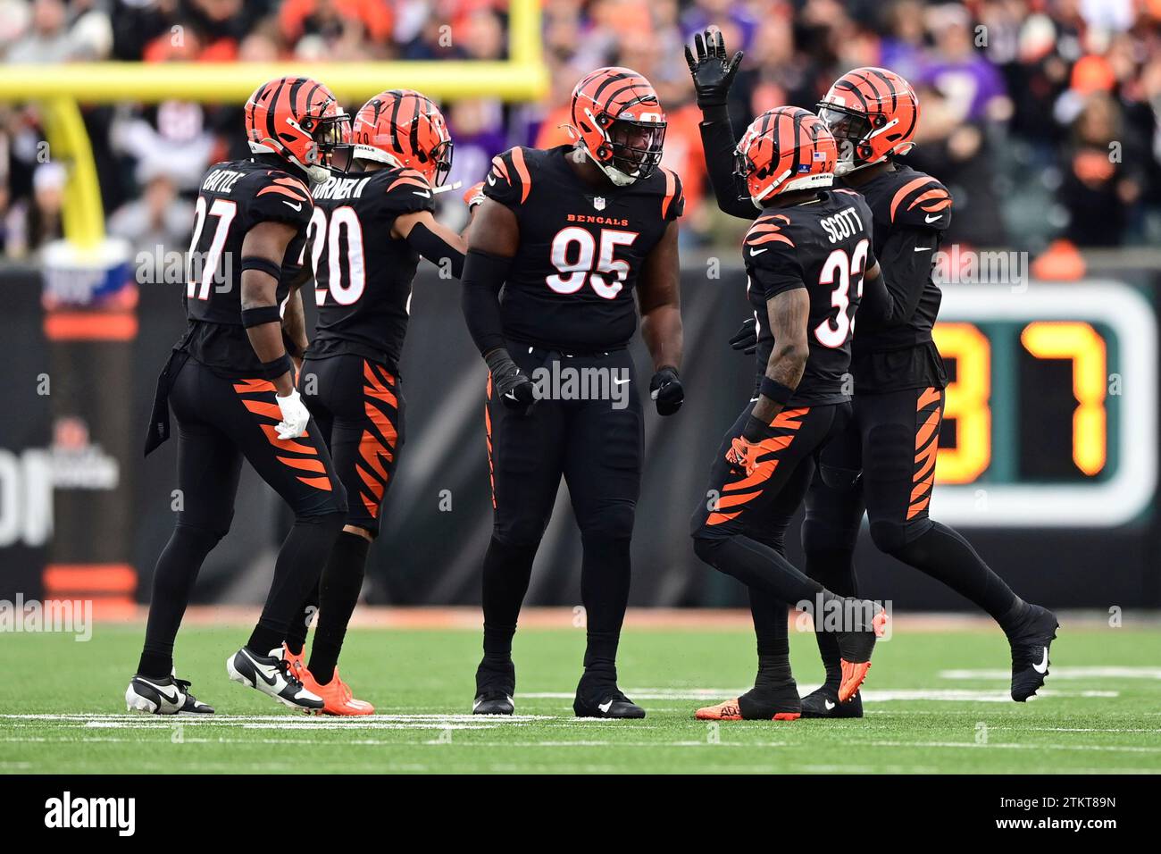 Cincinnati Bengals defensive tackle Zach Carter (95) celebrates with ...