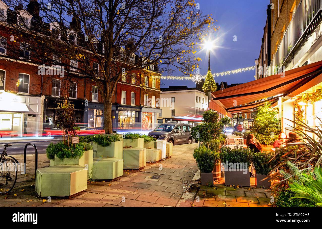 Streets in chelsea london hi-res stock photography and images - Alamy