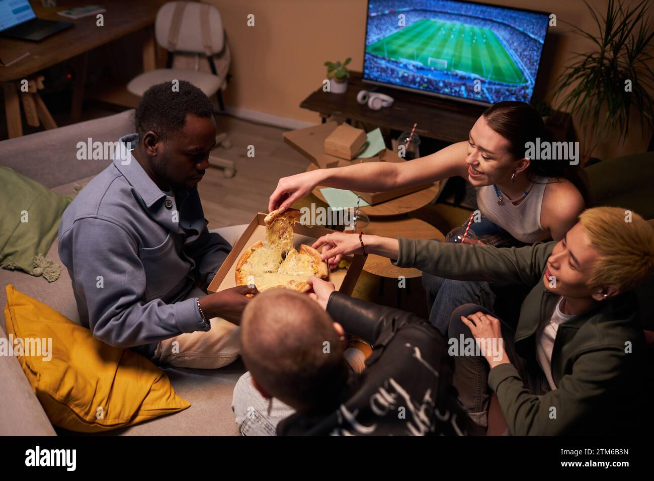 Gen z group watching tv hi-res stock photography and images - Alamy