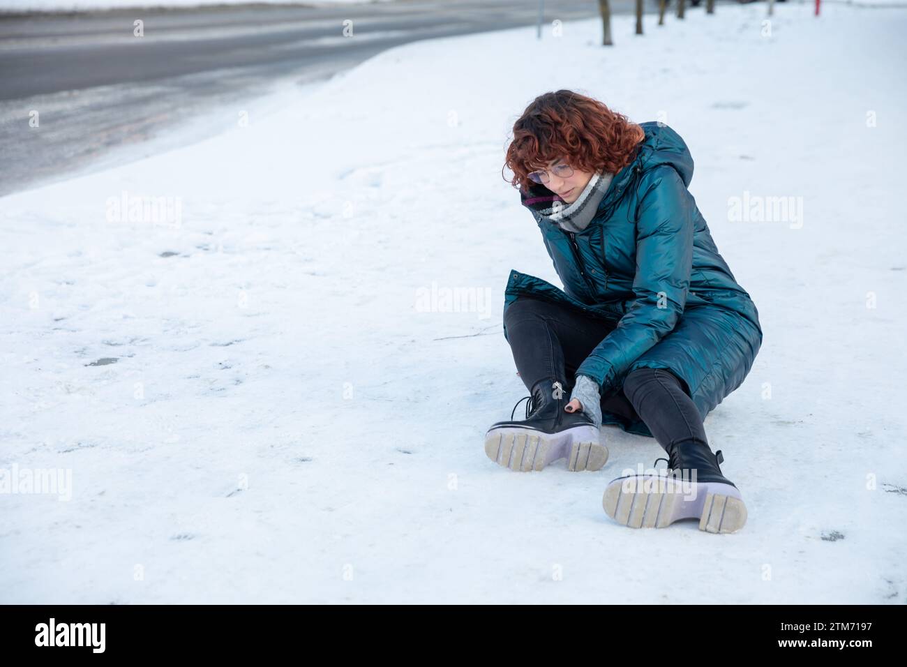 Woman fell over ankle hi-res stock photography and images - Alamy