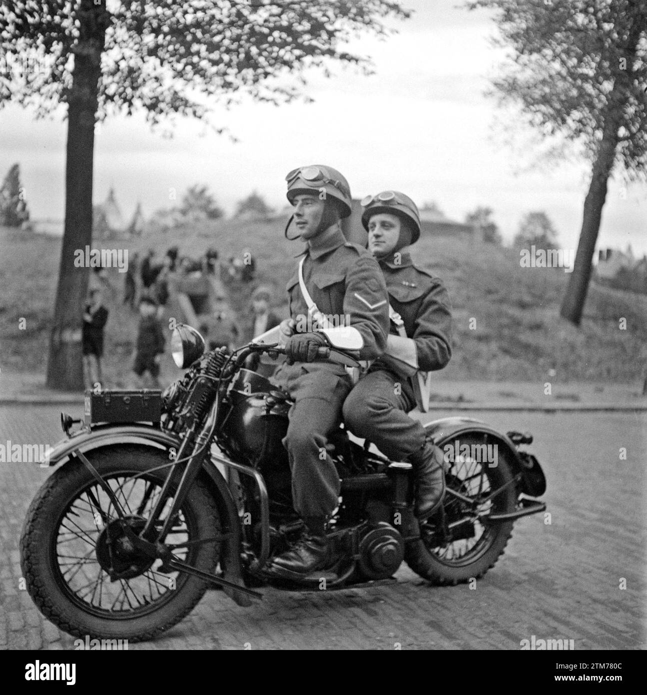 Motorcycle police 1940s hi-res stock photography and images - Alamy