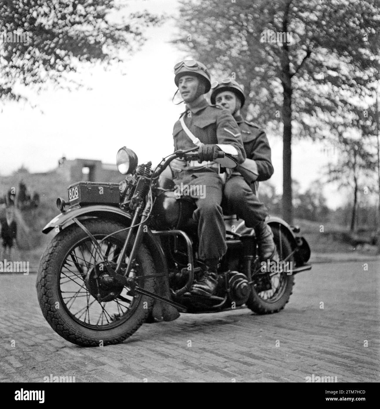 Motorcycle police 1940s hi-res stock photography and images - Alamy