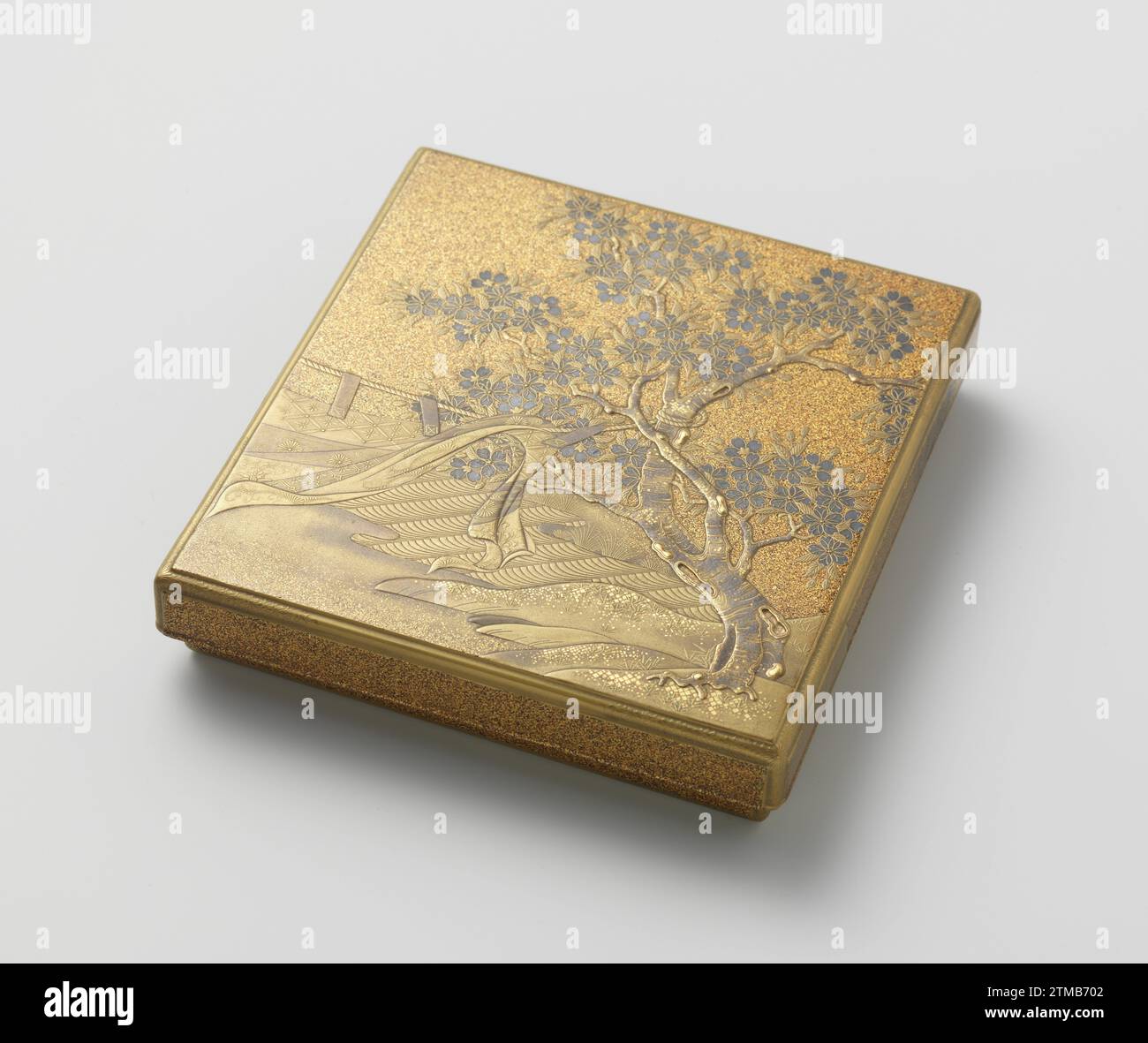 Black lacquer box hi-res stock photography and images - Alamy