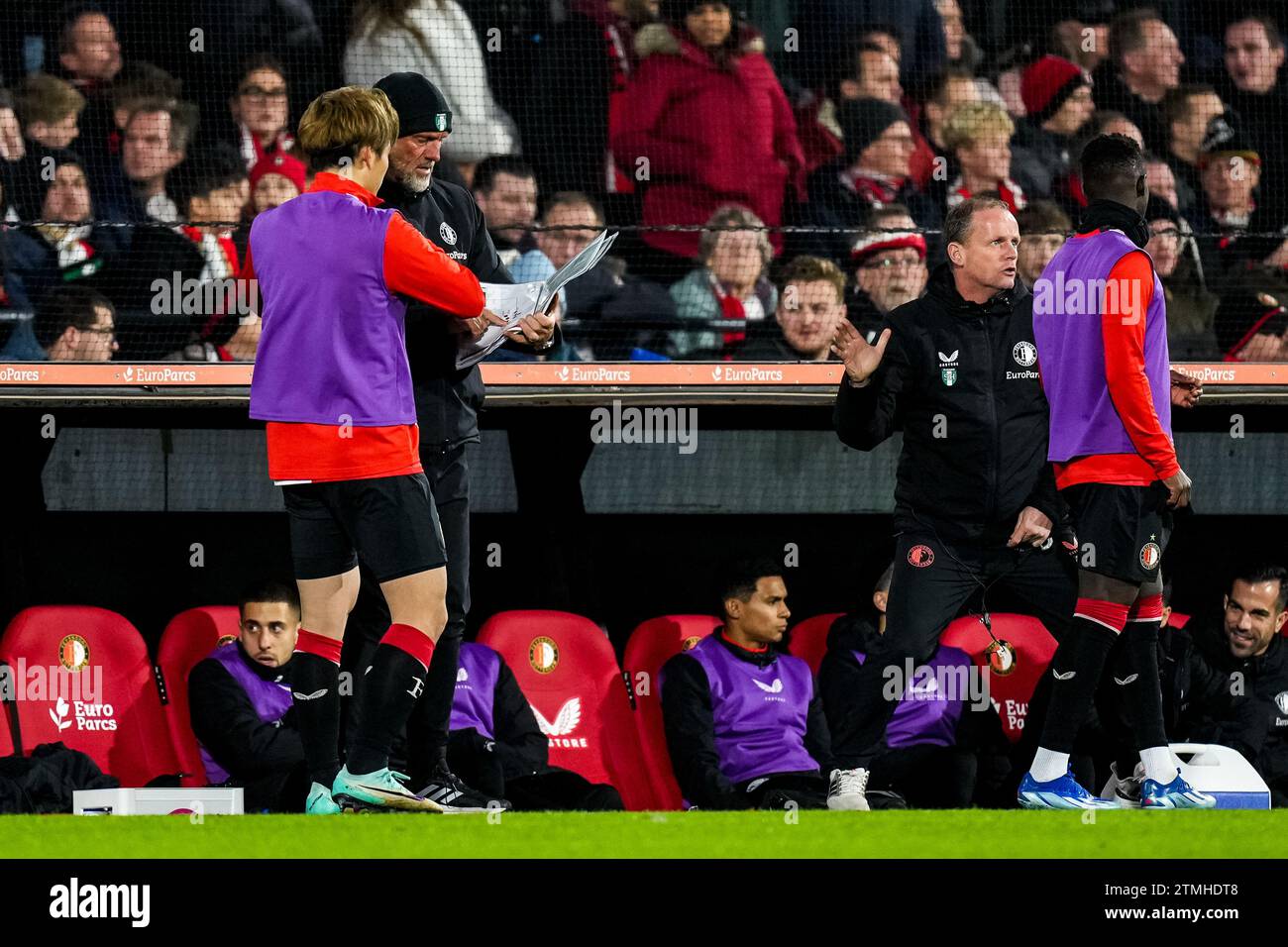 Feyenoord assistent trainer sipke hulshoff and yankuba minteh hi-res ...