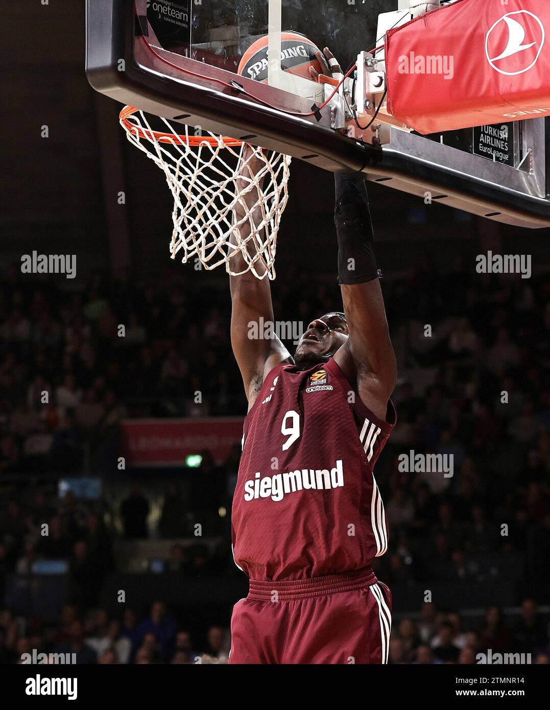 Fc bayern basketball vs anadolu efes istanbul hi-res stock photography ...