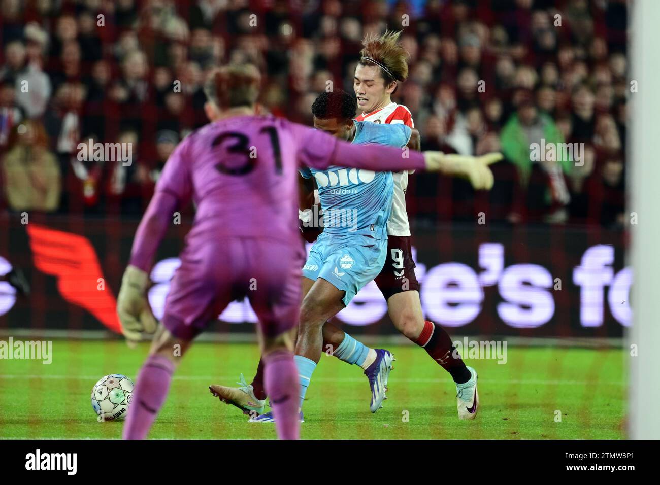 ROTTERDAM - (l-r) Ryan Flamingo of FC Utrecht, Ayase Ueda of Feyenoord ...