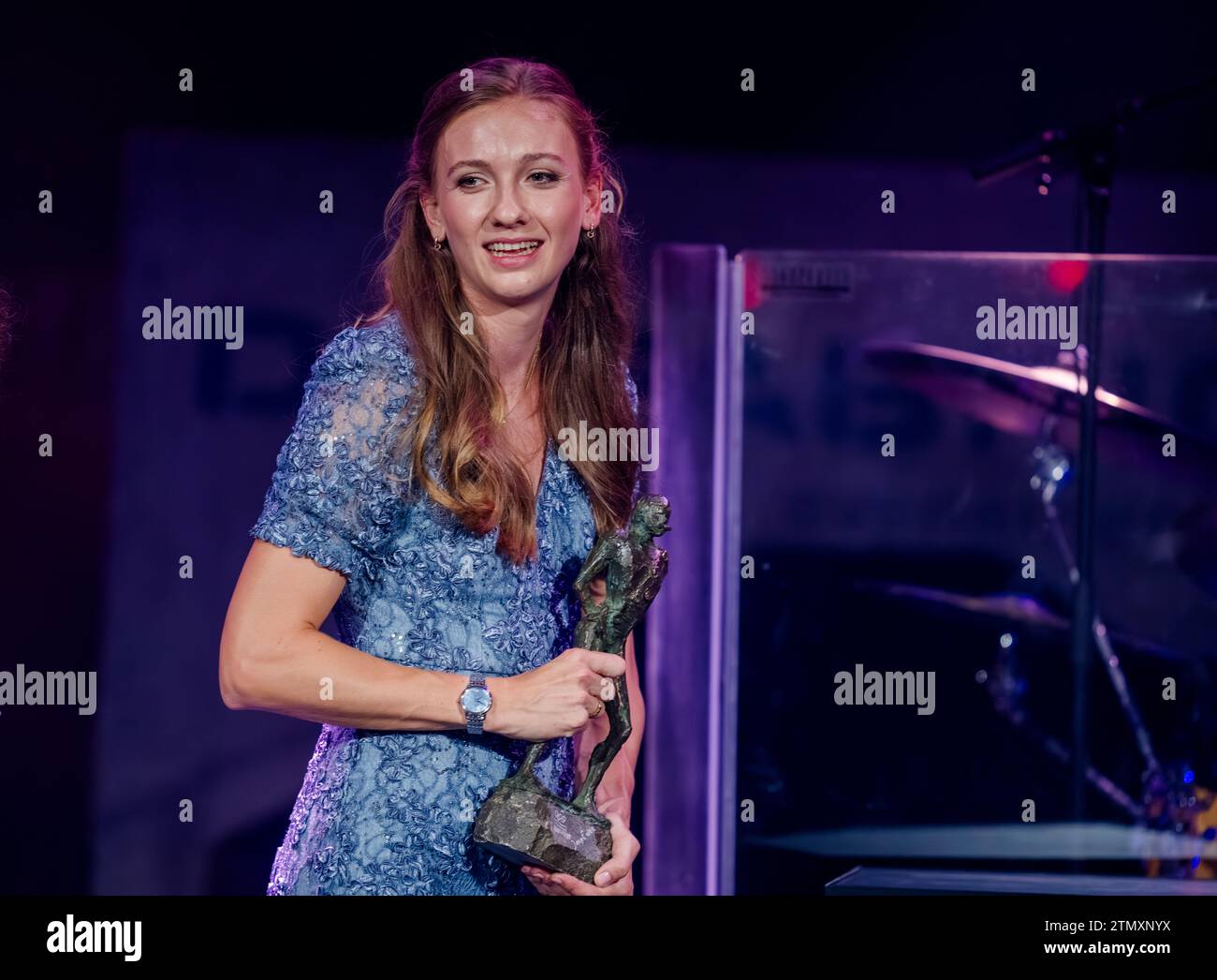 UTRECHT - Sportswoman of the Year Femke Bol with her prize during the ...