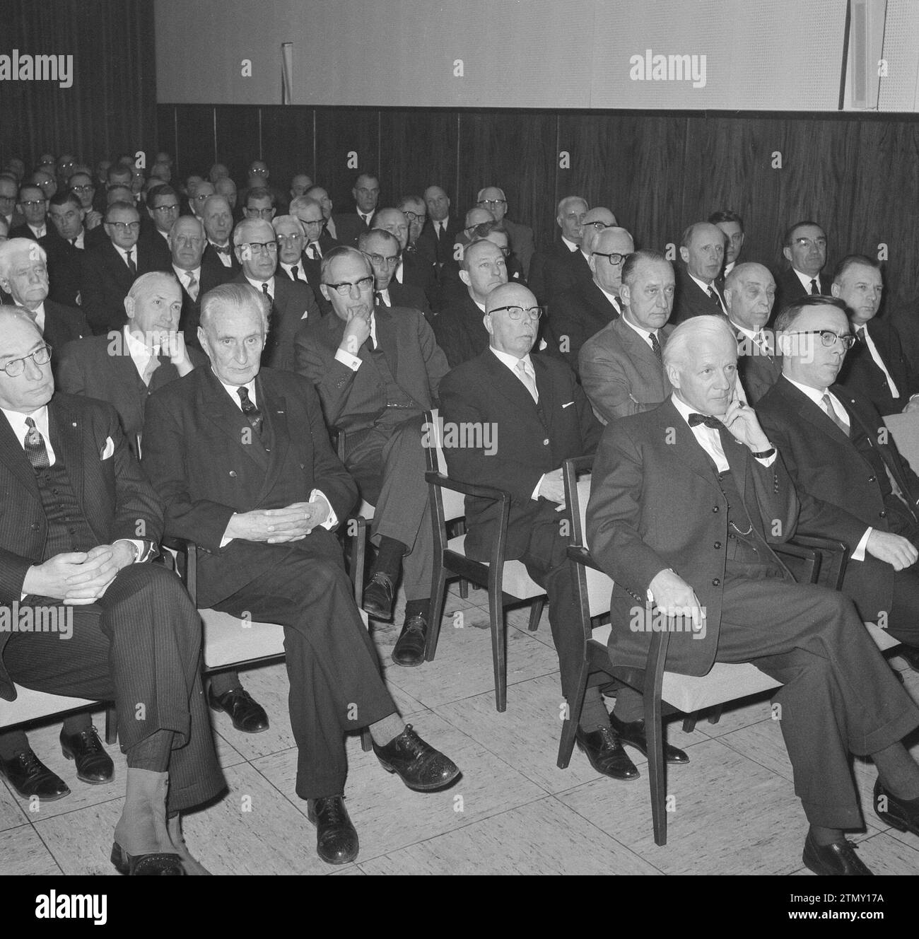1960s men in suits hi-res stock photography and images - Alamy