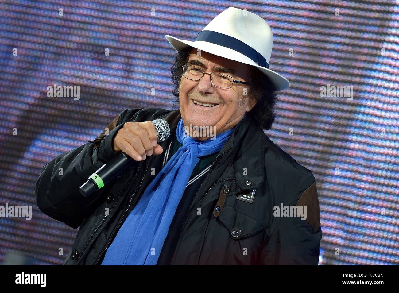 Venezia, Italien. 20th Dec, 2023. Al Bano together with the cast of the ...