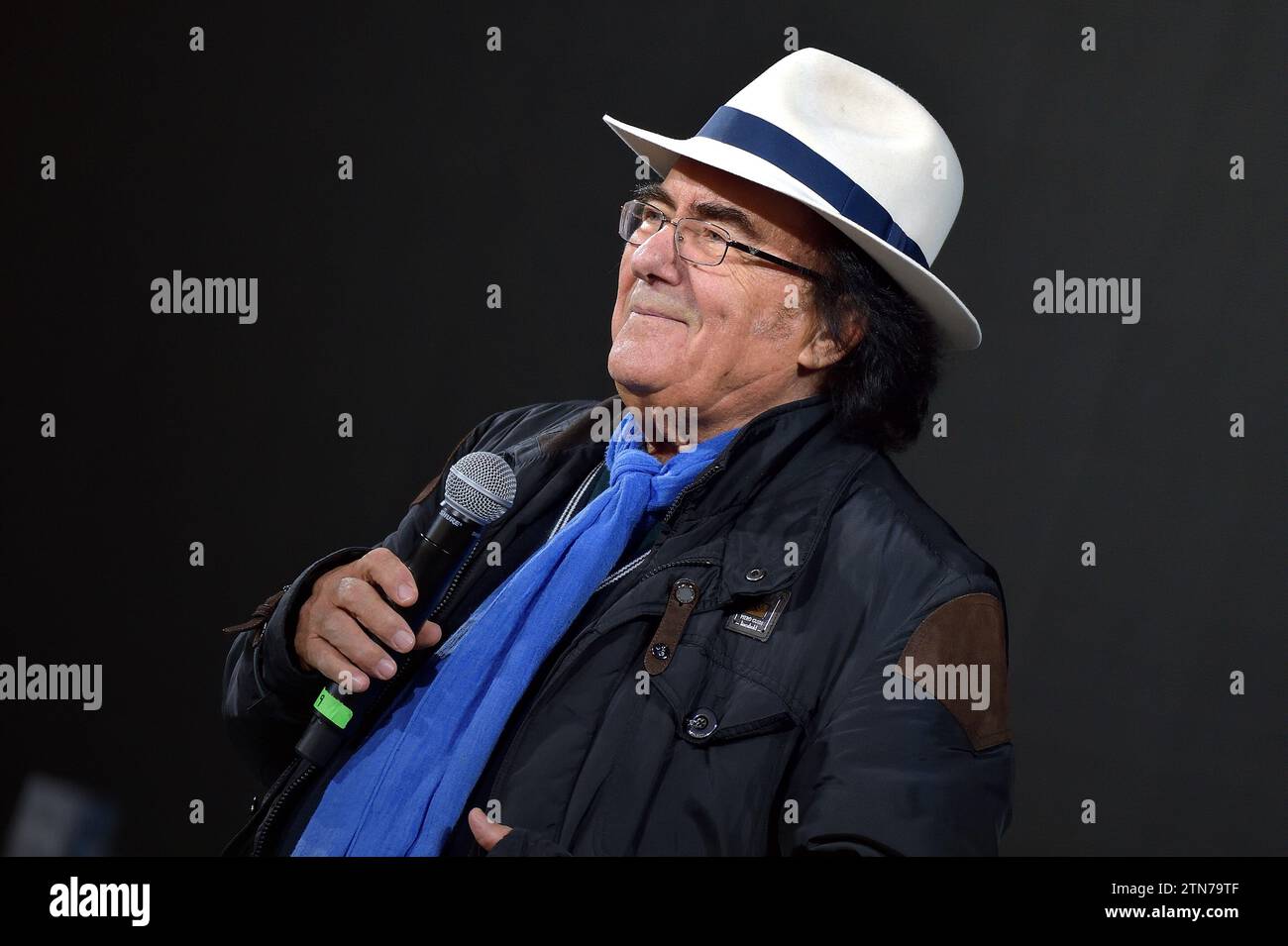 Venezia, Italien. 20th Dec, 2023. Al Bano together with the cast of the ...