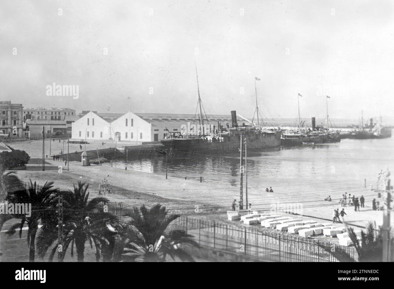 Cadiz docks hi-res stock photography and images - Alamy