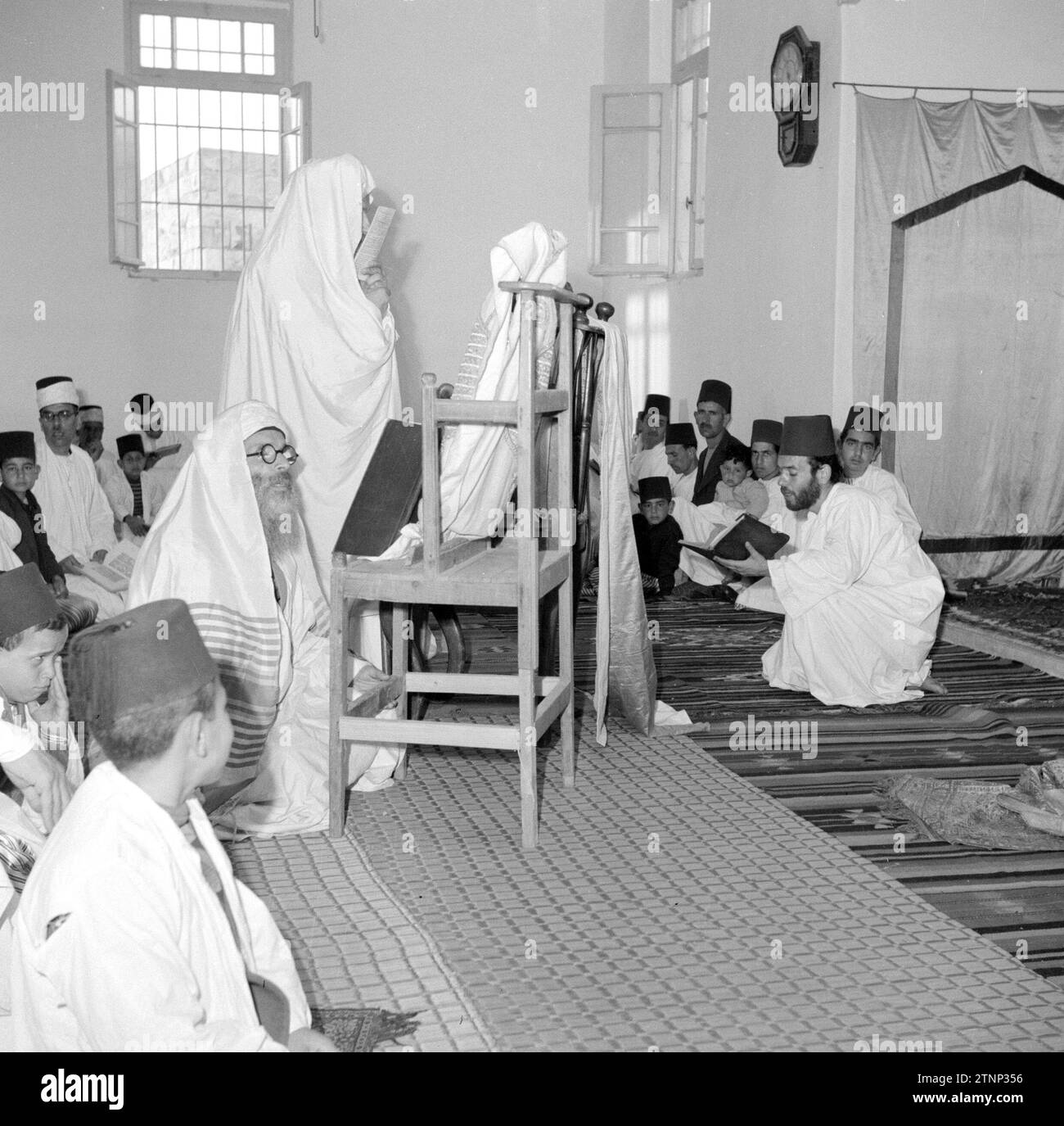 1950s samaritans hi-res stock photography and images - Alamy