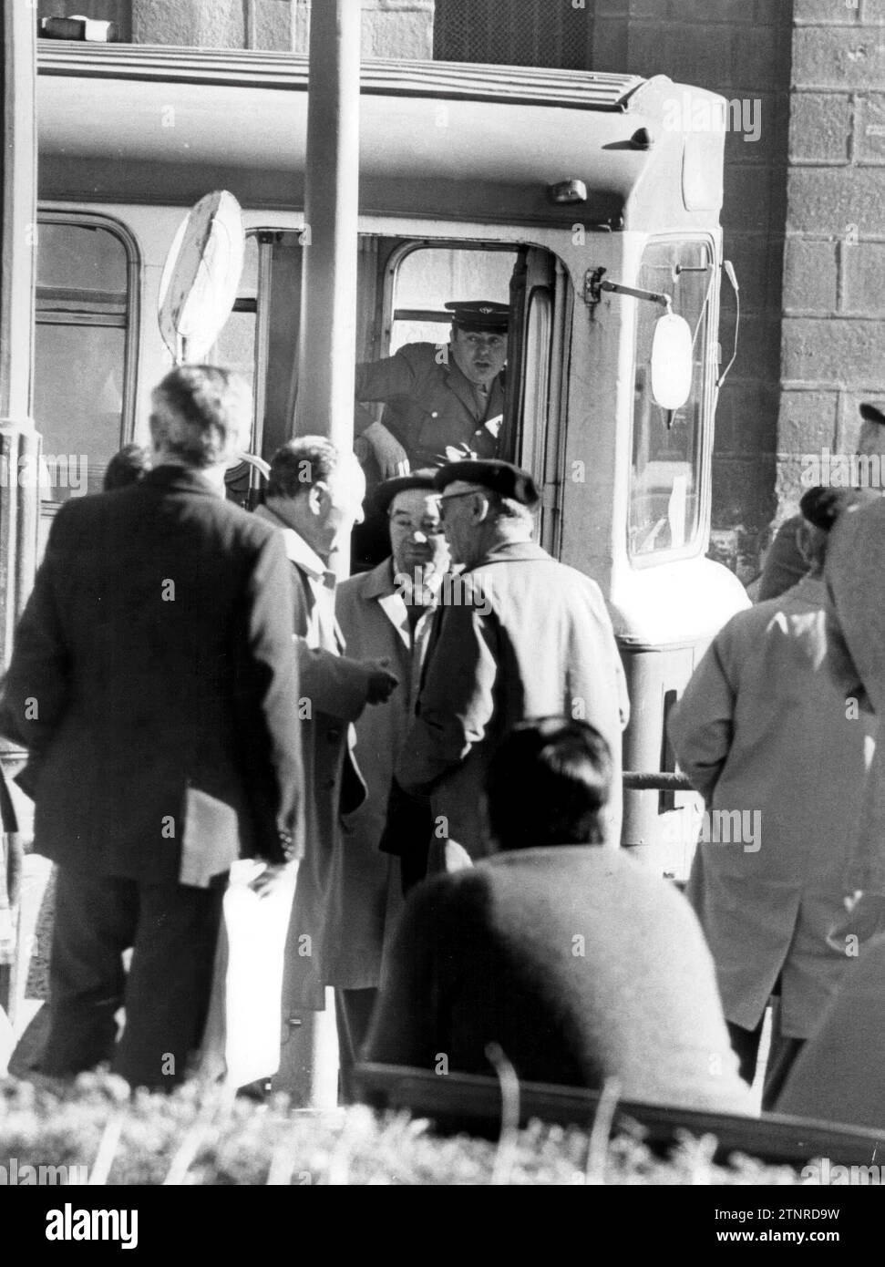 Military on buses hi-res stock photography and images - Alamy